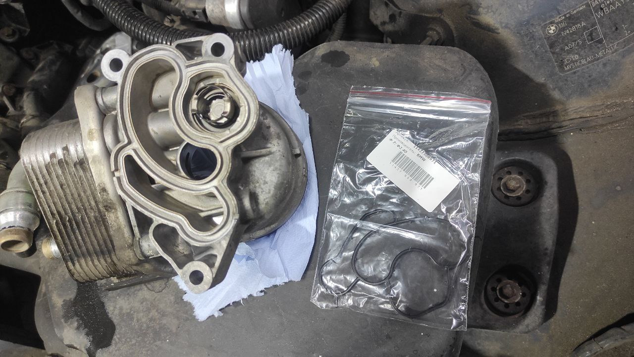 Замена поддона ДВС n42, уплотнения маслостакана и ТО — BMW 3 series ...