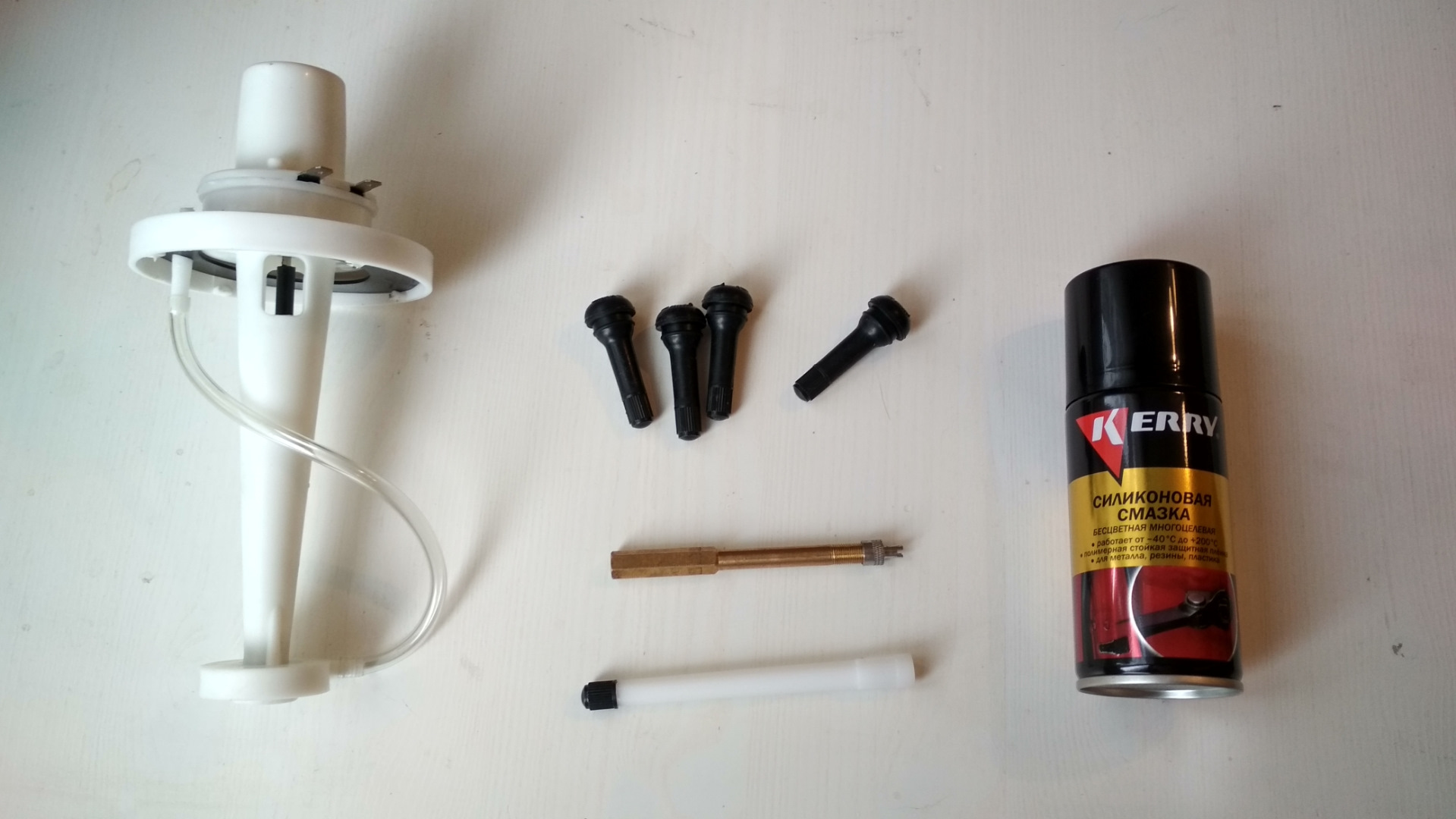 Замена вентилей без снятия колес — KIA Venga, 1,6 л, 2011 года | своими ...