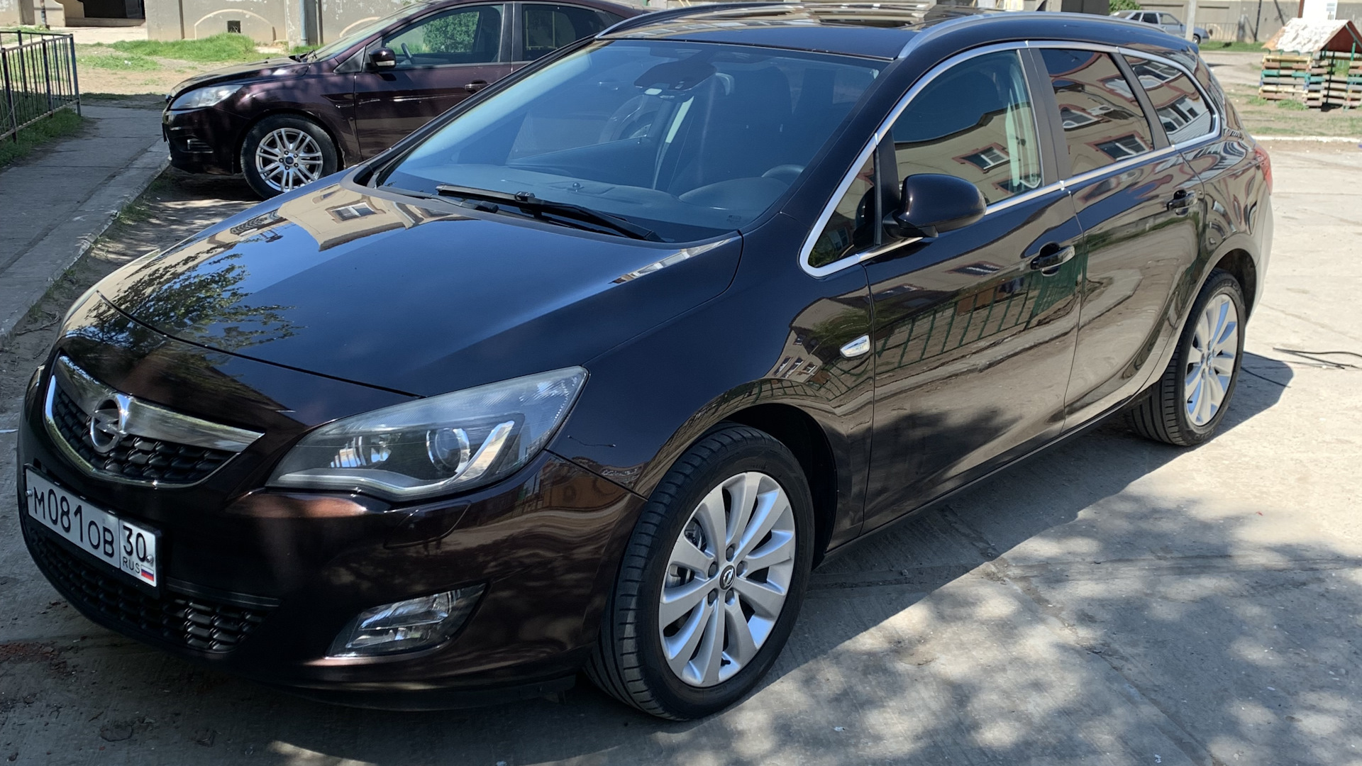 Opel Astra J 1.4 бензиновый 2012 | Sport tourer colibri на DRIVE2