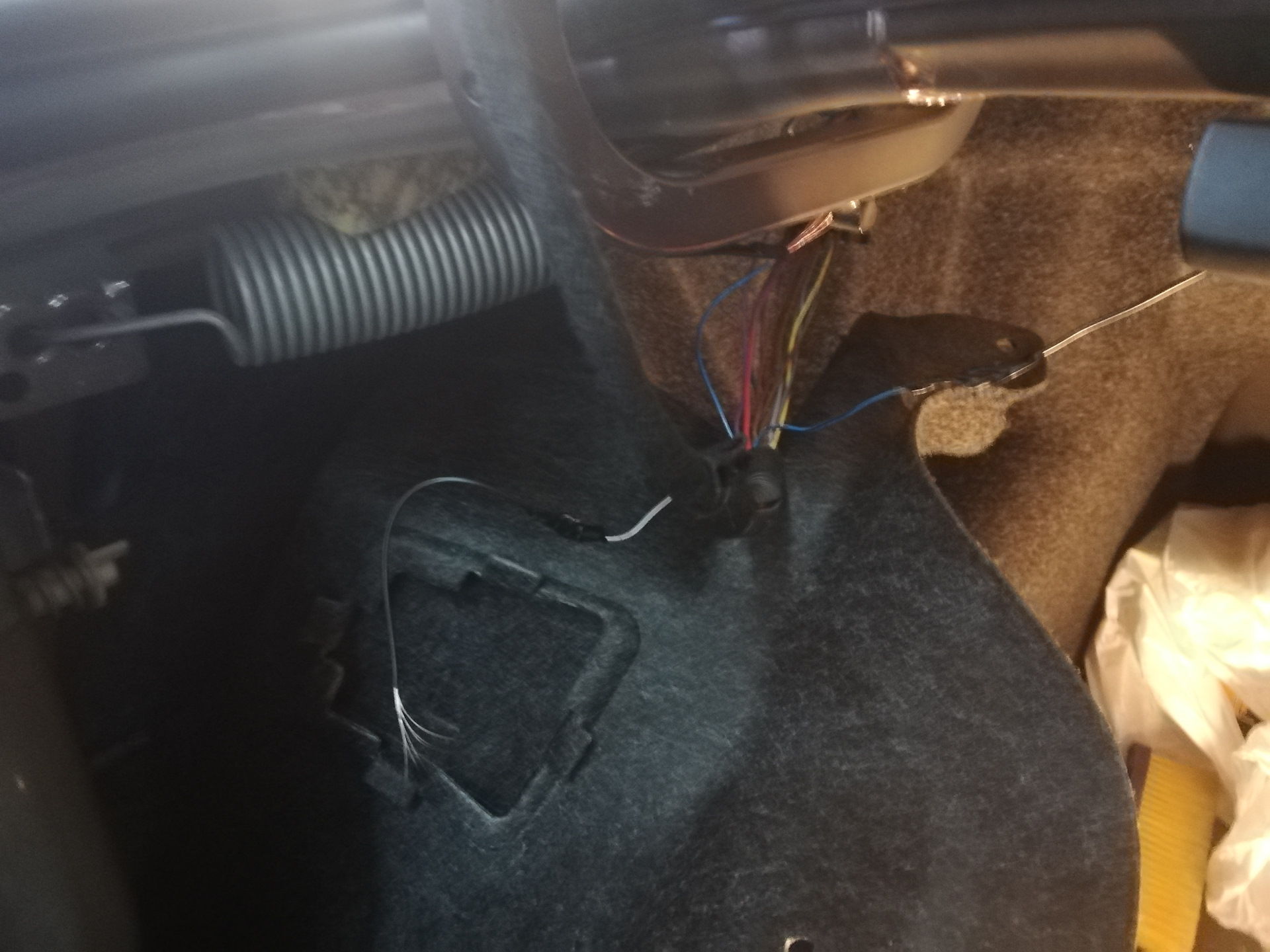 Ремонт косы проводки в багажнике — Volkswagen Jetta VI, 1,6 л, 2014 ...
