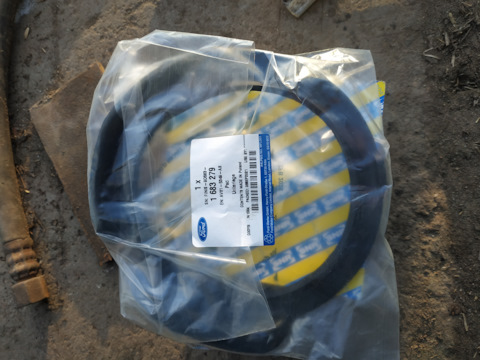 1683279 Уплотнитель пружины передней подвески-нижний / C-Max, Focus-III ...