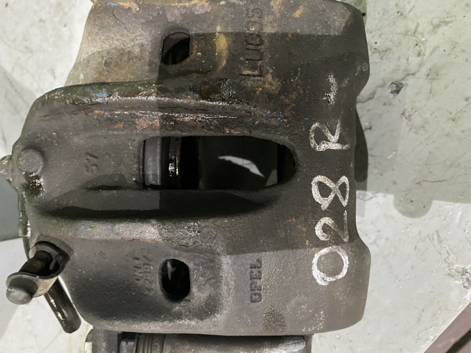 Замена передних тормозных дисков — Opel Omega B, 3 л, 2001 года ...