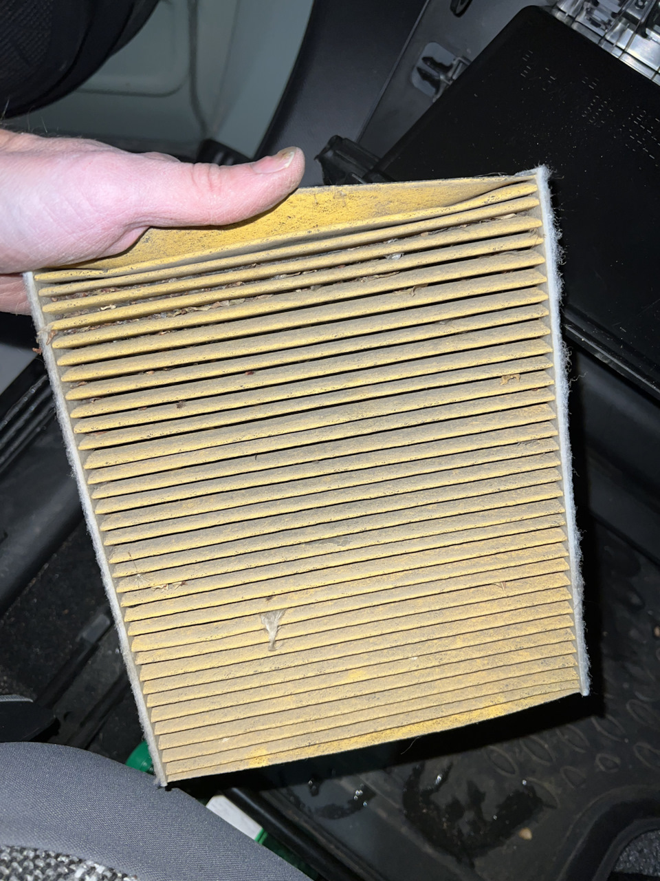 Установил фильтр салонный SUFIX, угольный, арт. SSC-1044 — Toyota RAV4 (5G), 2 л, 2019 года ...