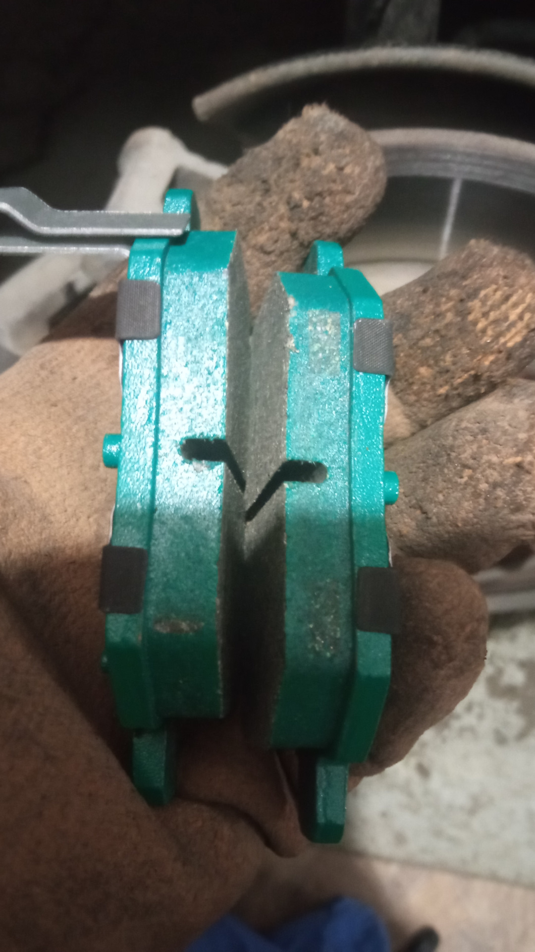 Задние колодки G-BRAKE. — Toyota Corolla (140/150), 1,6 л, 2007 года ...