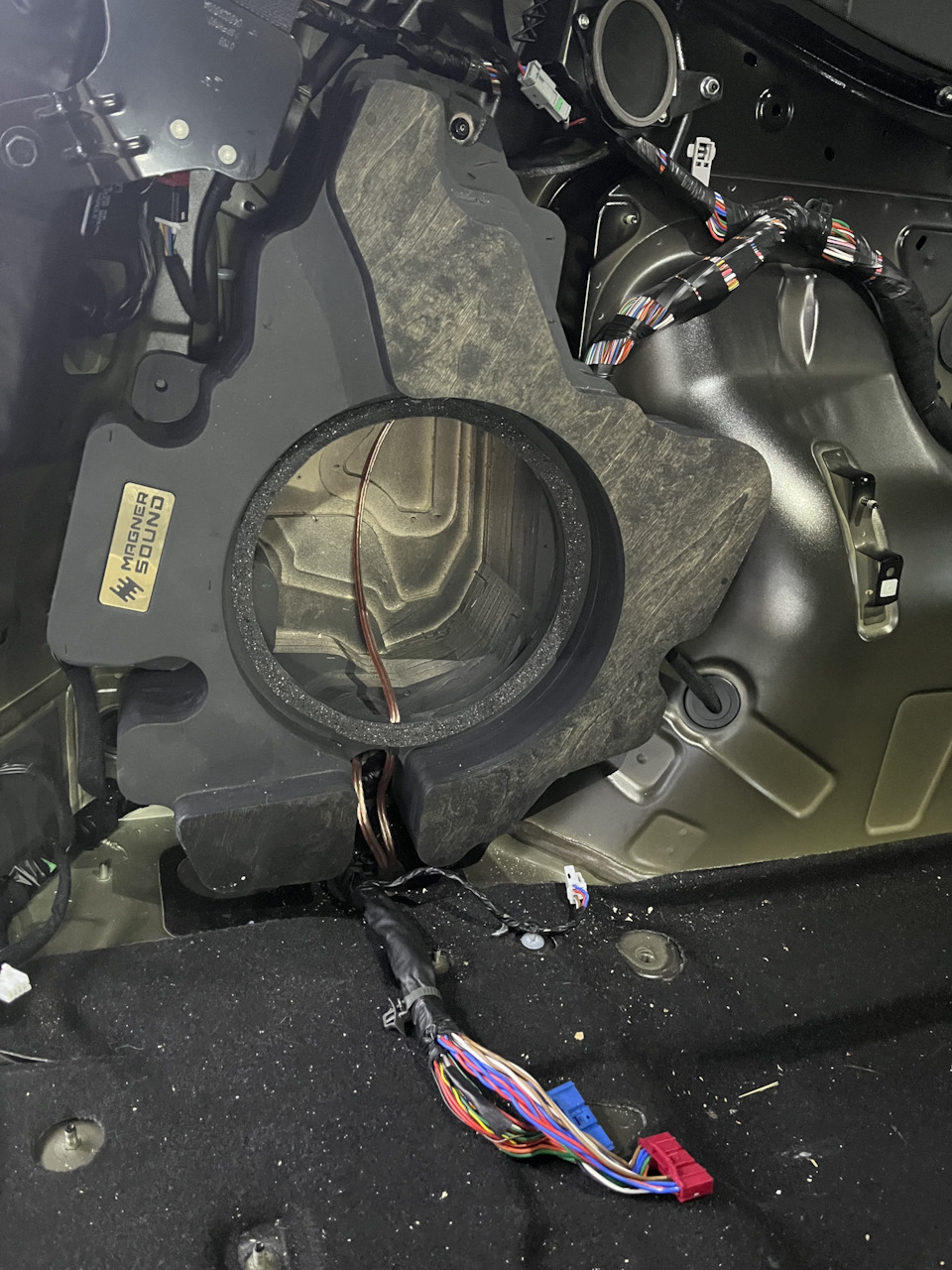 Стелс короб/корпус сабвуфера KIA Mohave I рест 2 — MAGNER SOUND на DRIVE2