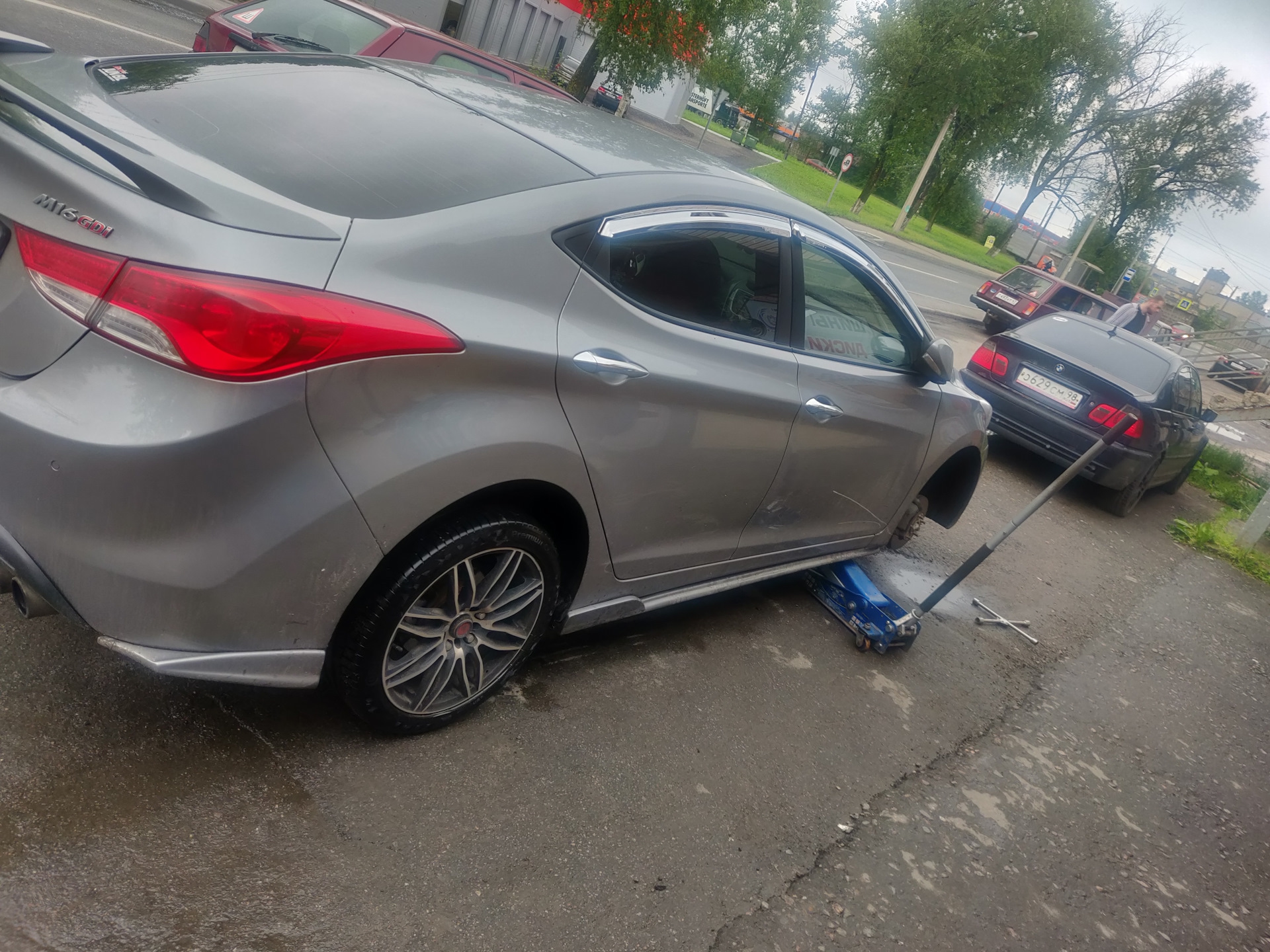 Прошел дождь. — Hyundai Avante (5G), 1,6 л, 2011 года | колёсные диски | DRIVE2