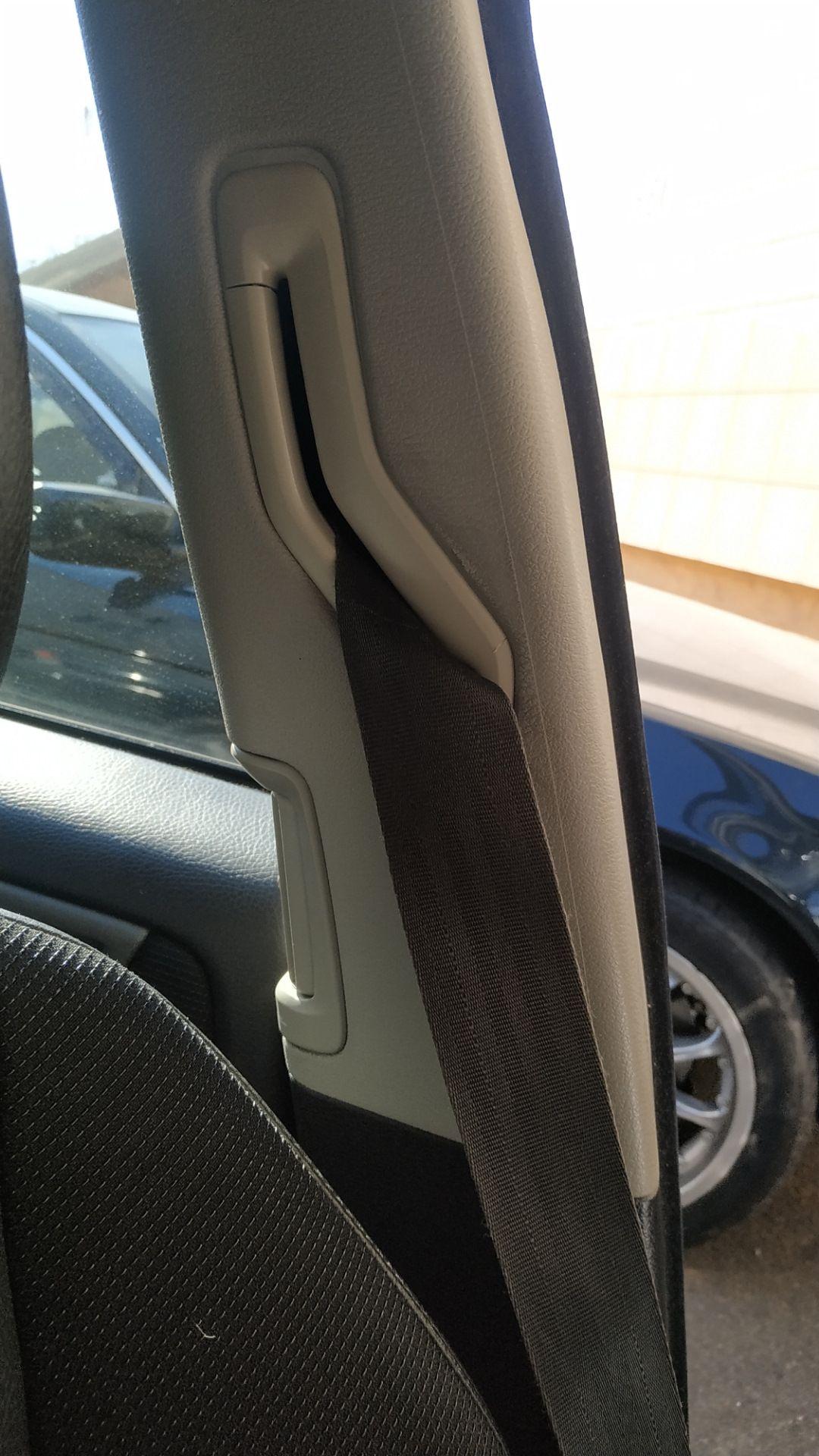 Направляющая ремня безопасности. Part 2 — Volvo S60 (1G), 2,4 л, 2007 ...