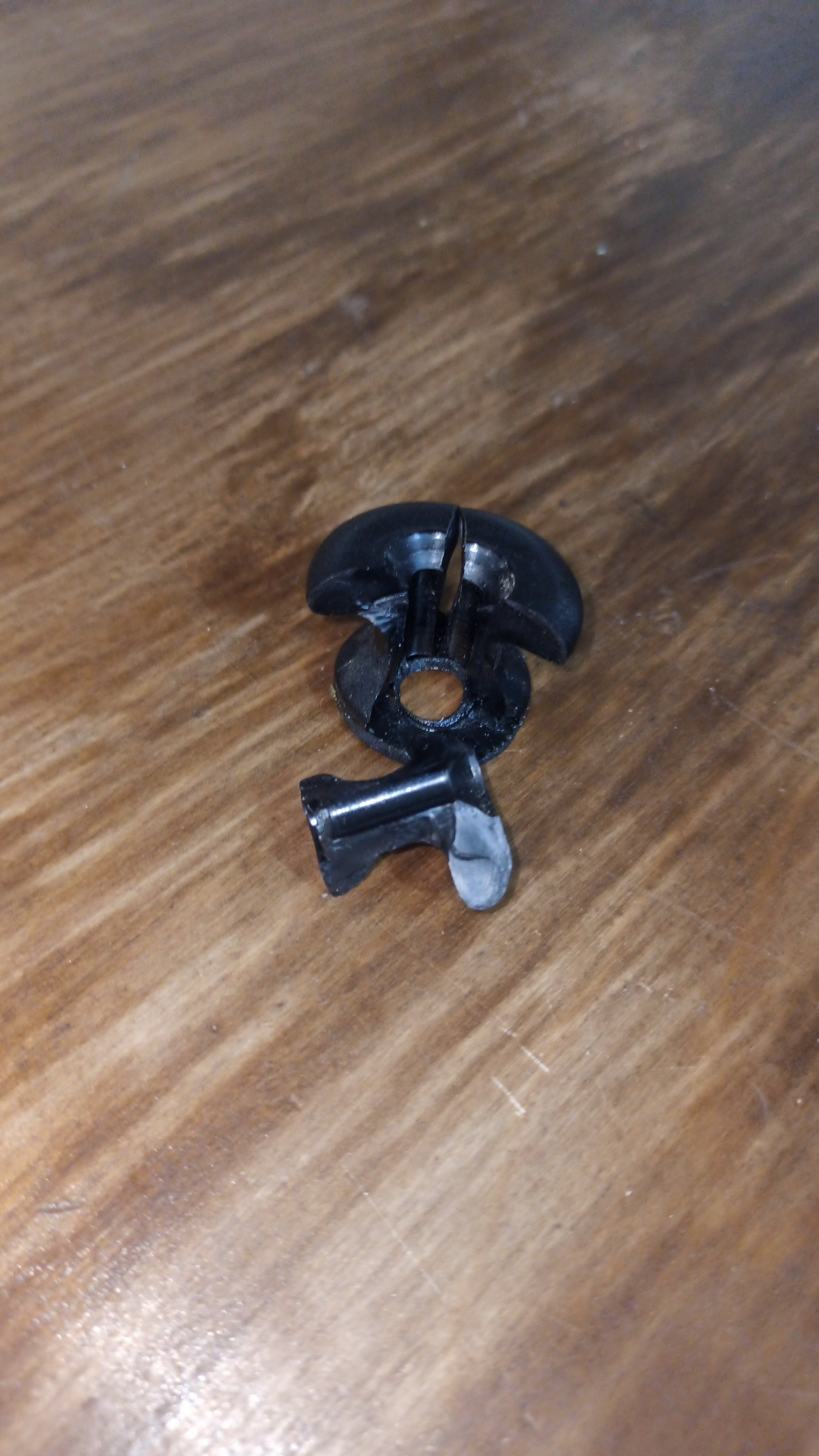 Опорные втулки резиновых буферов крышки багажника — Changan CS35 Plus ...