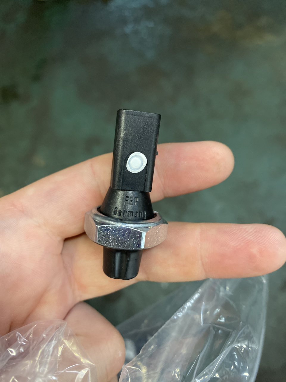 06A919081J Датчик давления масла VAG | Запчасти на DRIVE2