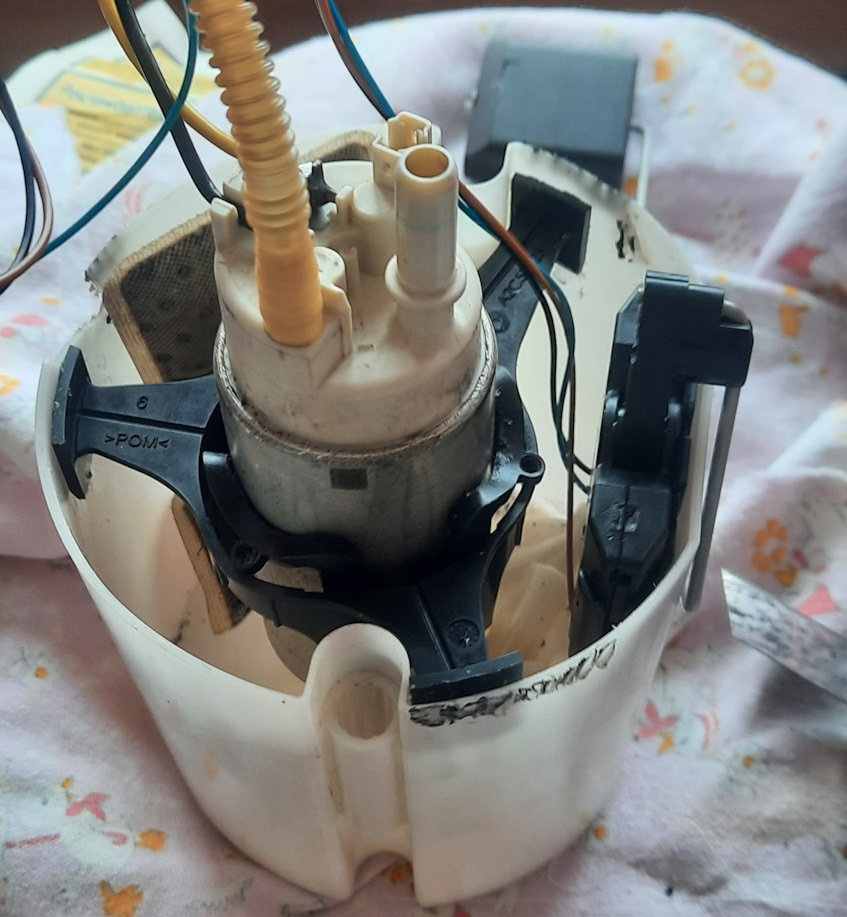 Низкое давление в топливной системе P0087 upd — Audi Q5 (1G), 2 л, 2011 года | своими руками ...