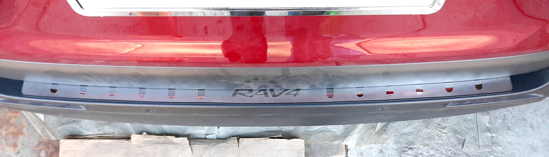 15.ЗАЩИТА бампера у БАГАЖНИКА.Не!Ну а чё? :) — Toyota RAV4 (5G), 2 л ...