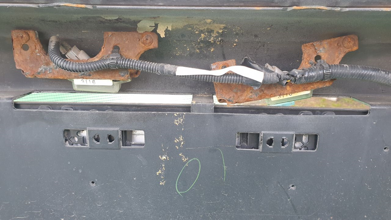 Замена ламп подсветки номера — Mitsubishi Lancer X, 2 л, 2013 года ...