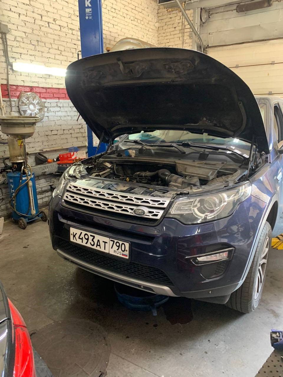 Замена патрубка системы охлаждения — Land Rover Discovery Sport (1G), 2 ...