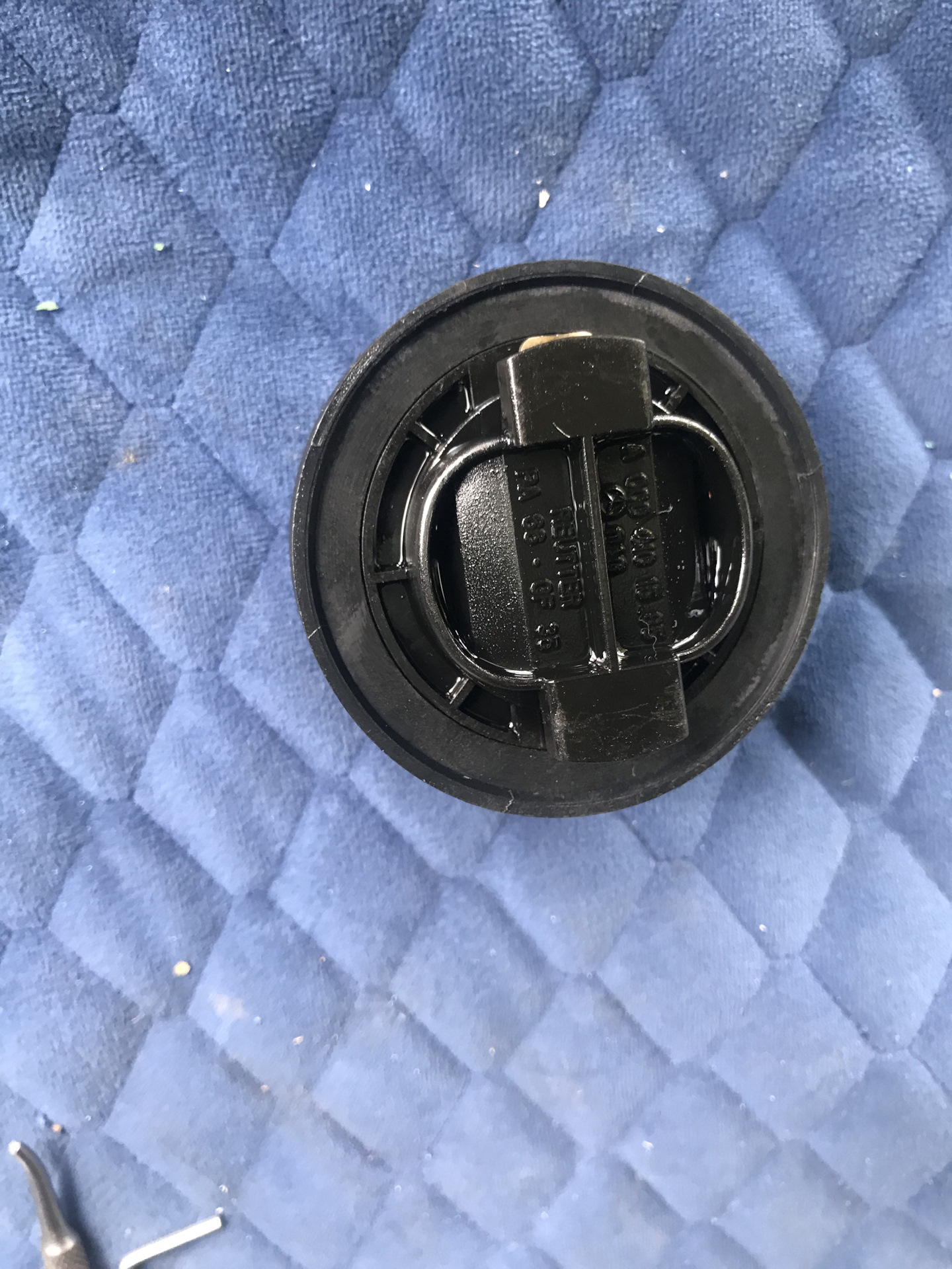 -Течь из под крышки — Mercedes-Benz GL-Class (X164), 3,2 л, 2012 года ...