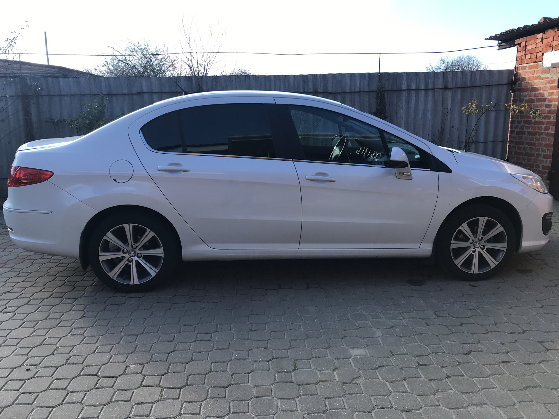 Зима не за горами, замена резины — Peugeot 408 (1G), 1,6 л, 2019 года | шины | DRIVE2