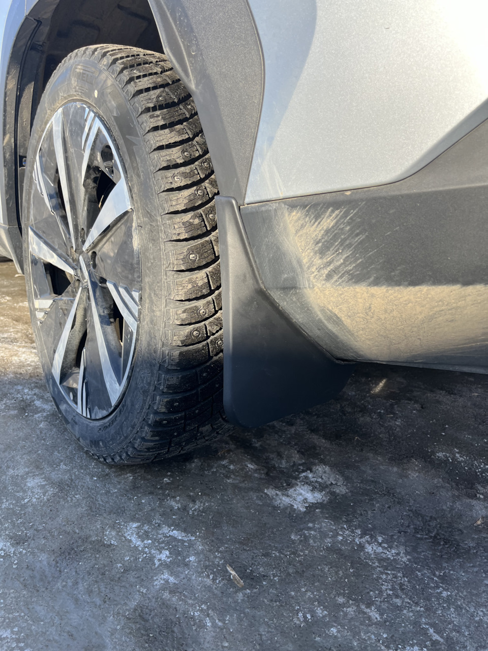 Брызговики — Geely Atlas (2G), 2 л, 2023 года | аксессуары | DRIVE2