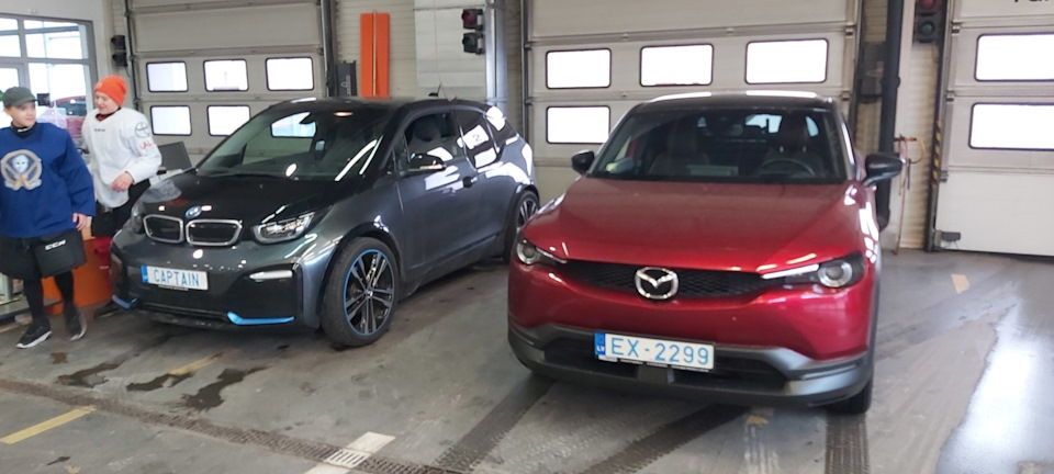 Небольшие наблюдения о Mazda MX30 после тест драйва в сравнении с BMW ...