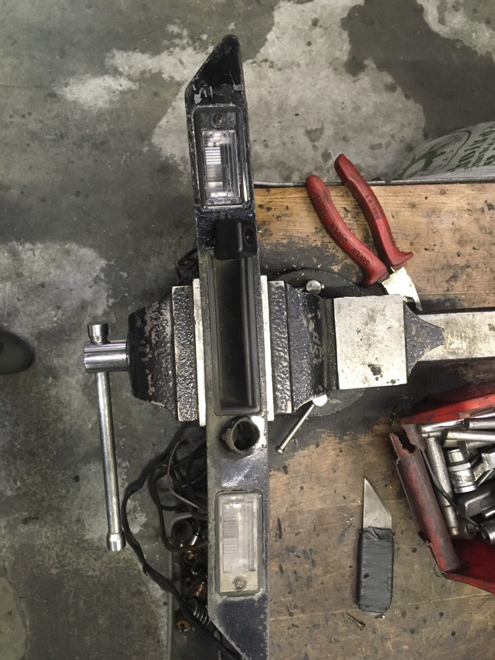 замена камеры заднего вида на SilverStone F1 Interpower IP-820 — Audi A4 (B6), 1,8 л, 2003 года ...