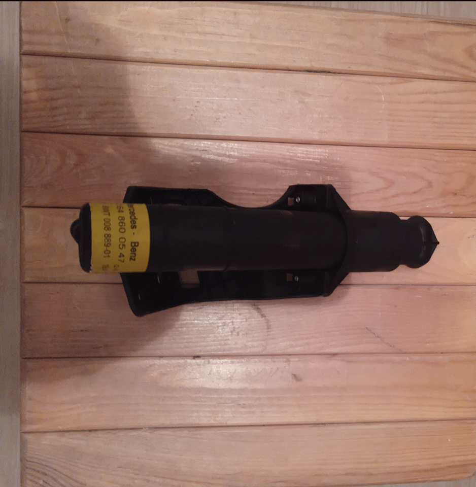 A1648600547 Форсунка омывателя Mercedes | Запчасти на DRIVE2