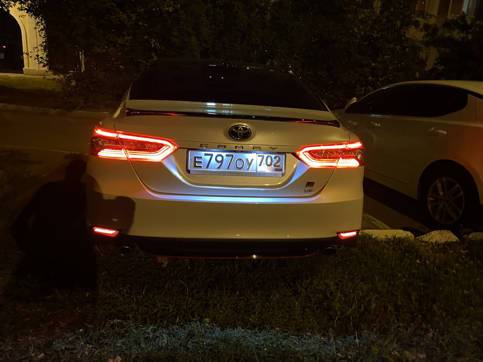 Установка задних катафотов — Toyota Camry (XV70), 3,5 л, 2021 года ...