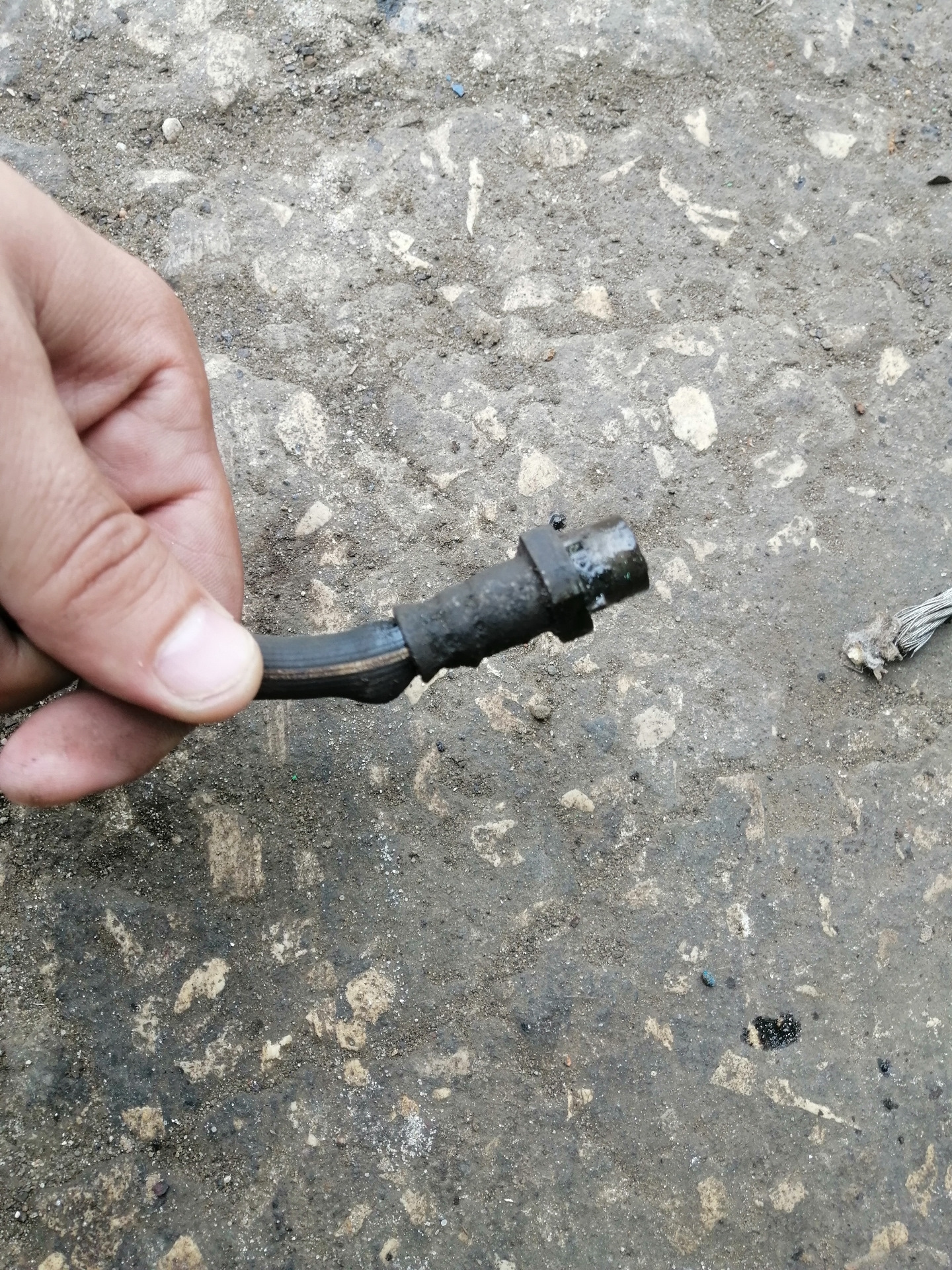 Лопнул тормозной шланг — BMW X5 (E53), 3 л, 2001 года | поломка | DRIVE2