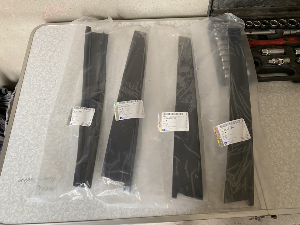 96304716 Накладка передней правой двери GM | Запчасти на DRIVE2