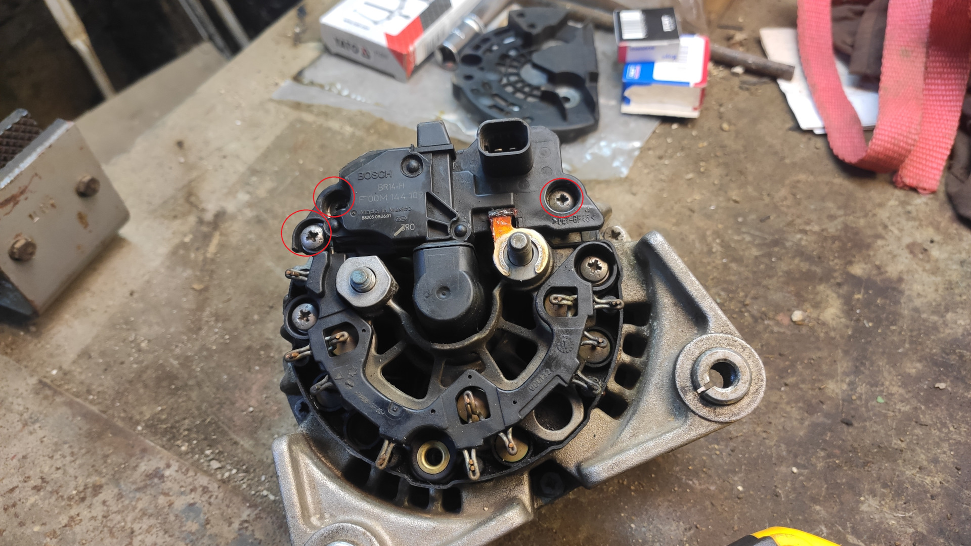 Замена подшипников генератора Bosch 120А — Opel Astra H, 1,8 л, 2010 ...