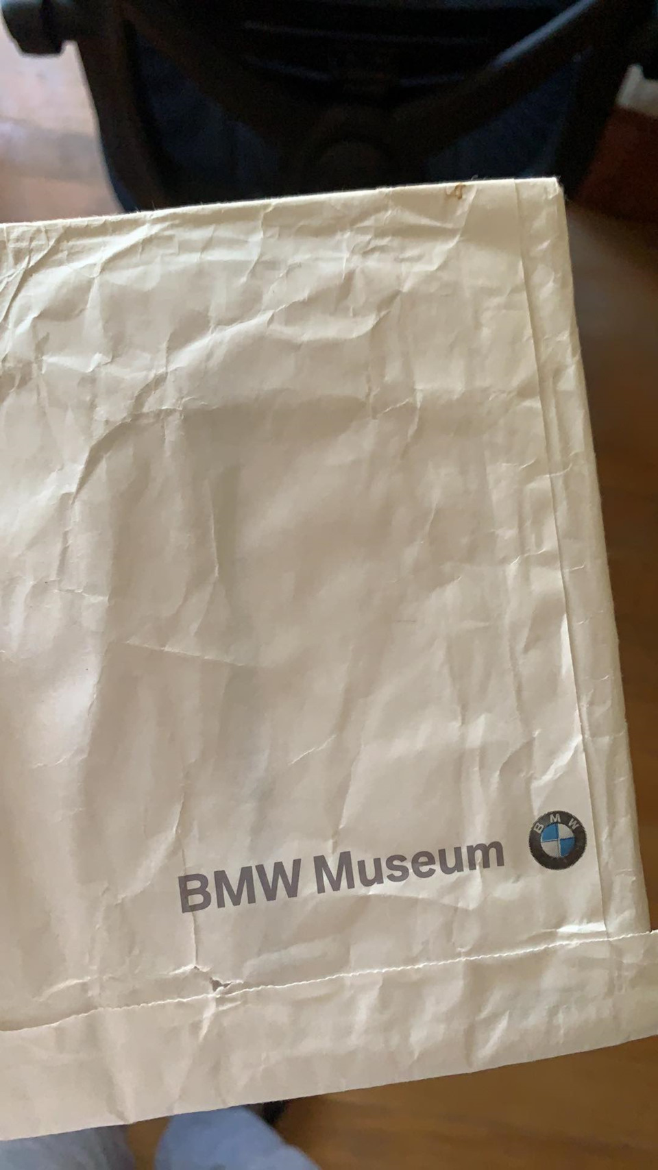 BMW munich museum and keychain — BMW 5 series (E39), 3 л, 2001 года ...