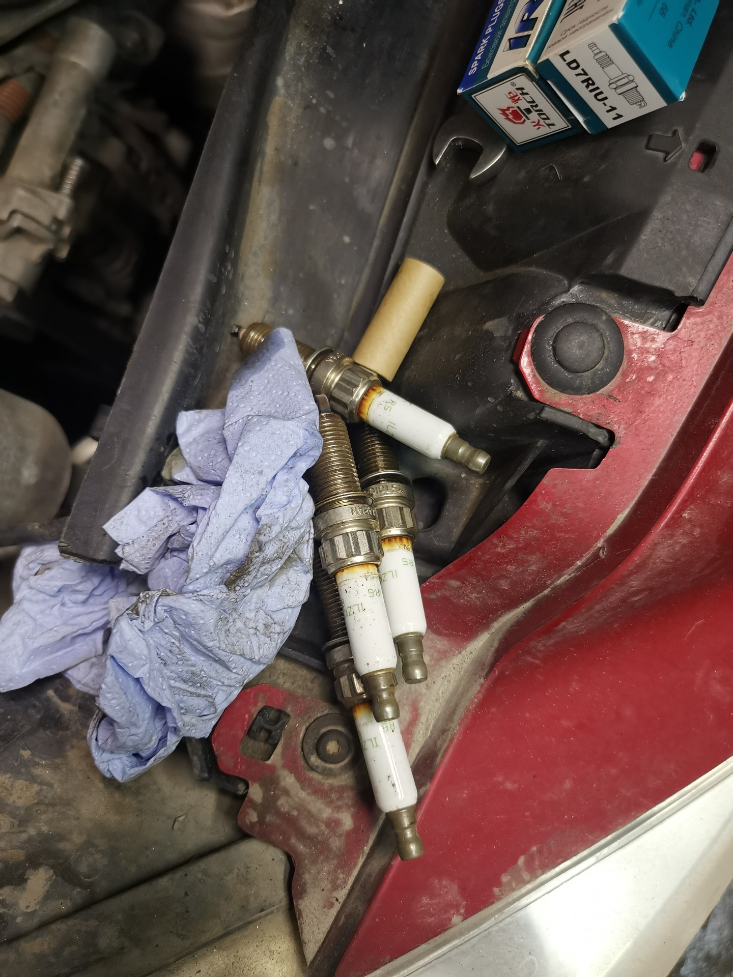 ТО 163000 Замена свечей и тормозной жижи — Peugeot 308 SW (1G), 1,6 л ...