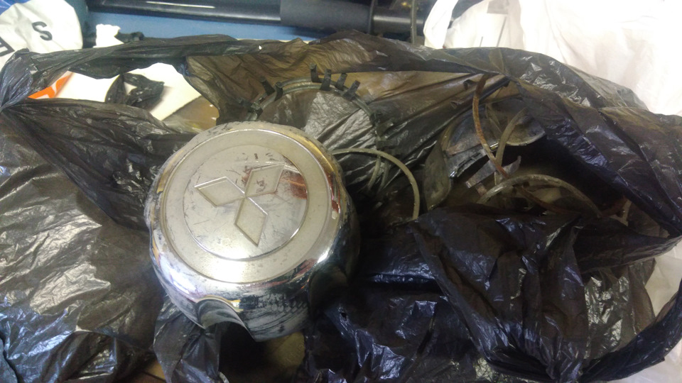 MR150561 КОЛПАК НА СТУПИЦУ ЛИТОГО ДИСКА MONTERO SPORT\PAJERO SPORT ...