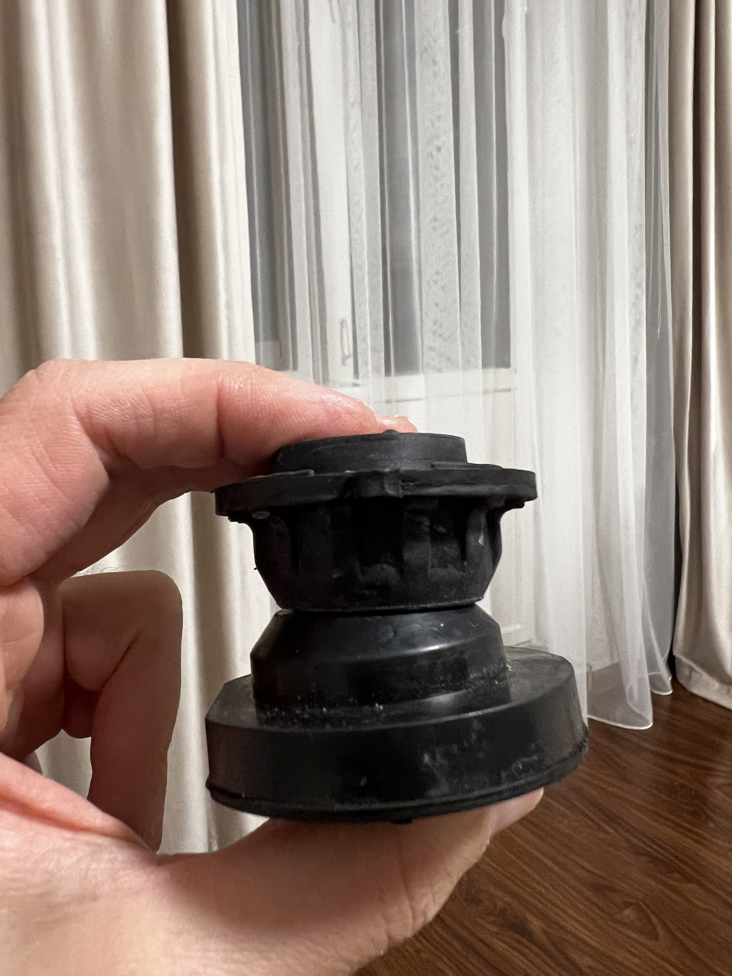 Втулки радиатора нижние — ГАЗ Сайбер, 2,4 л, 2009 года | запчасти | DRIVE2