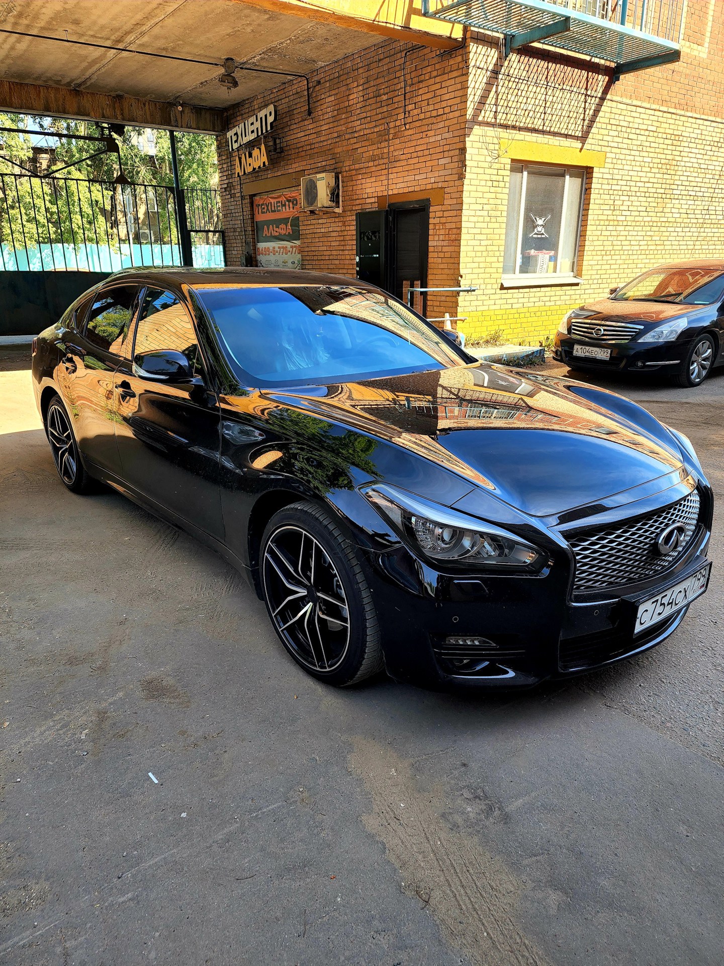 Плановое ТО в Japan Cars Club — Infiniti Q70, 2,5 л, 2015 года ...