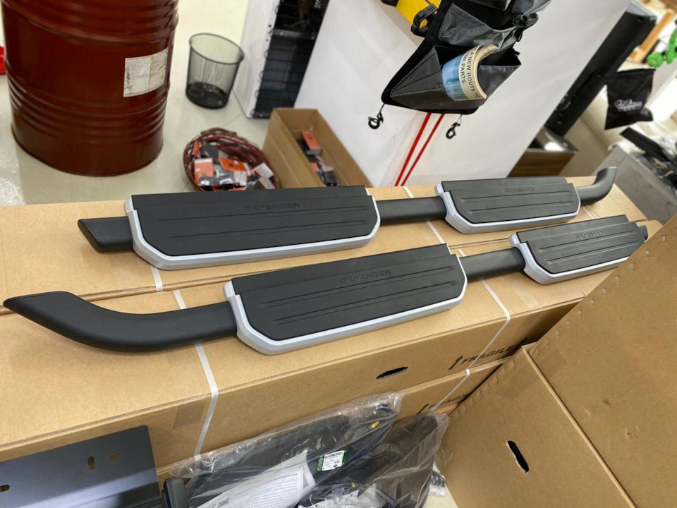 Фиксированные боковые подножки 110 | Defender 2020 — | VPLEP0392 ...