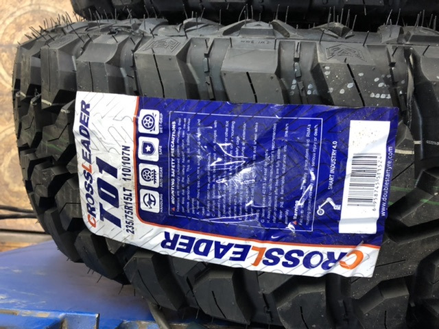 Грязевая резина Crossleader 235/75 R15 — Lada 4x4 3D, 1,7 л, 2008 года ...