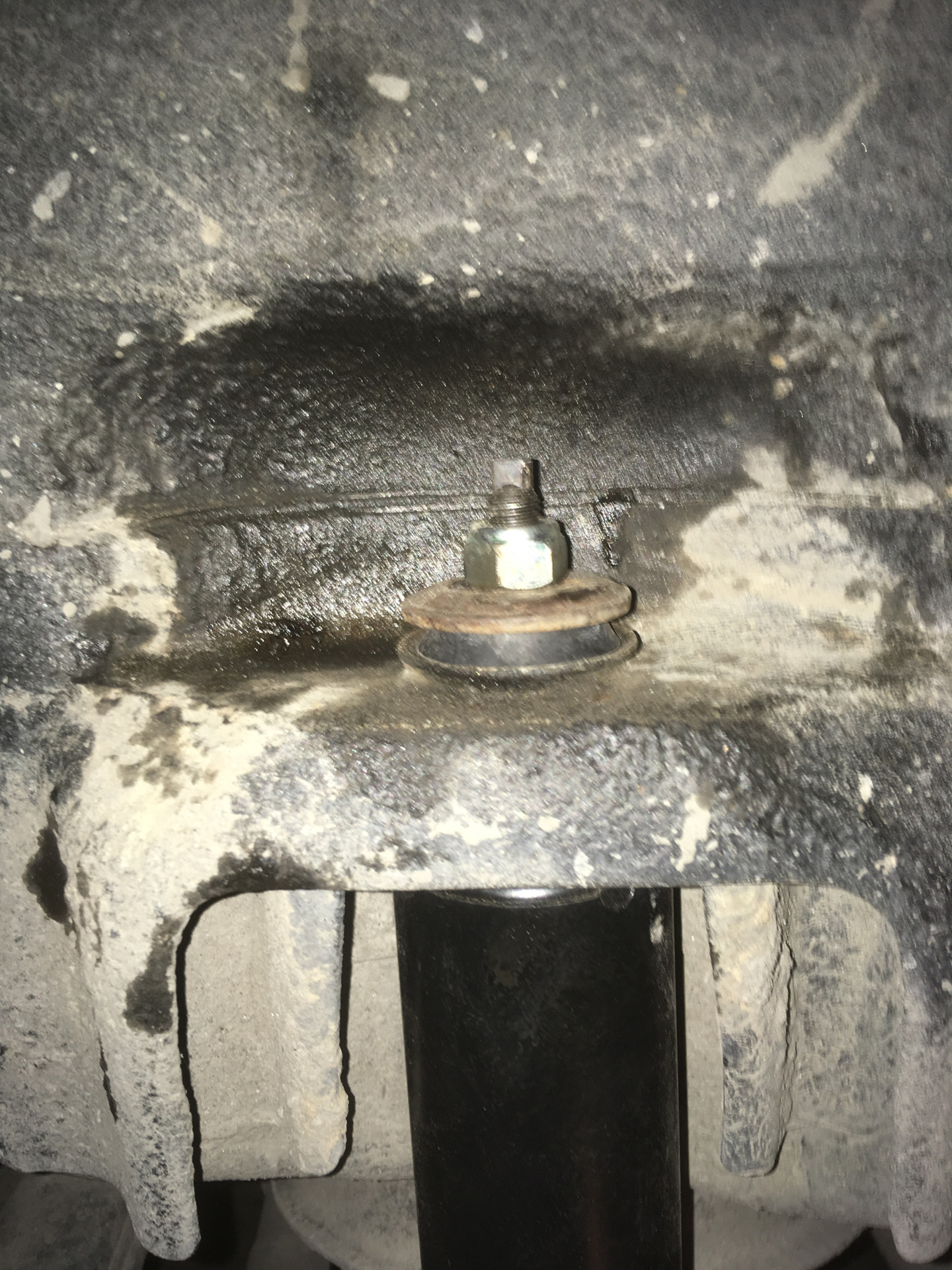 Стук в задней подвеске! — Mitsubishi Pajero (4G), 3,8 л, 2006 года ...