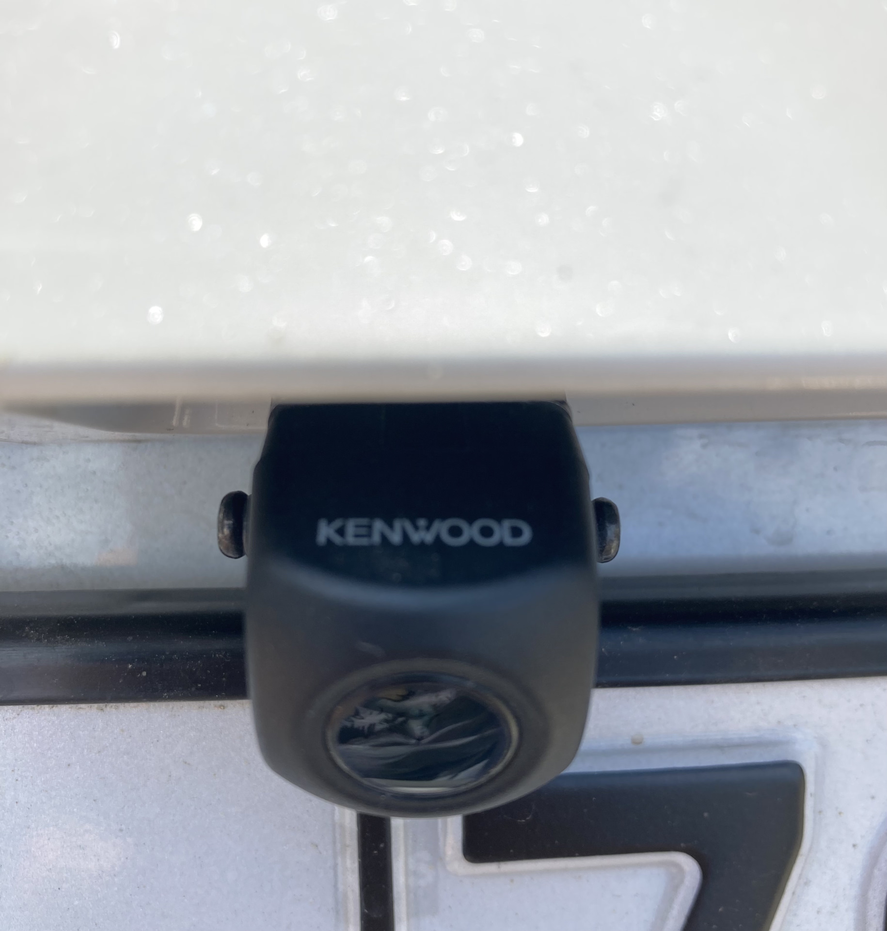 Камера заднего вида Kenwood CMOS-230 — Nissan Qashqai (2G), 2 л, 2021 ...