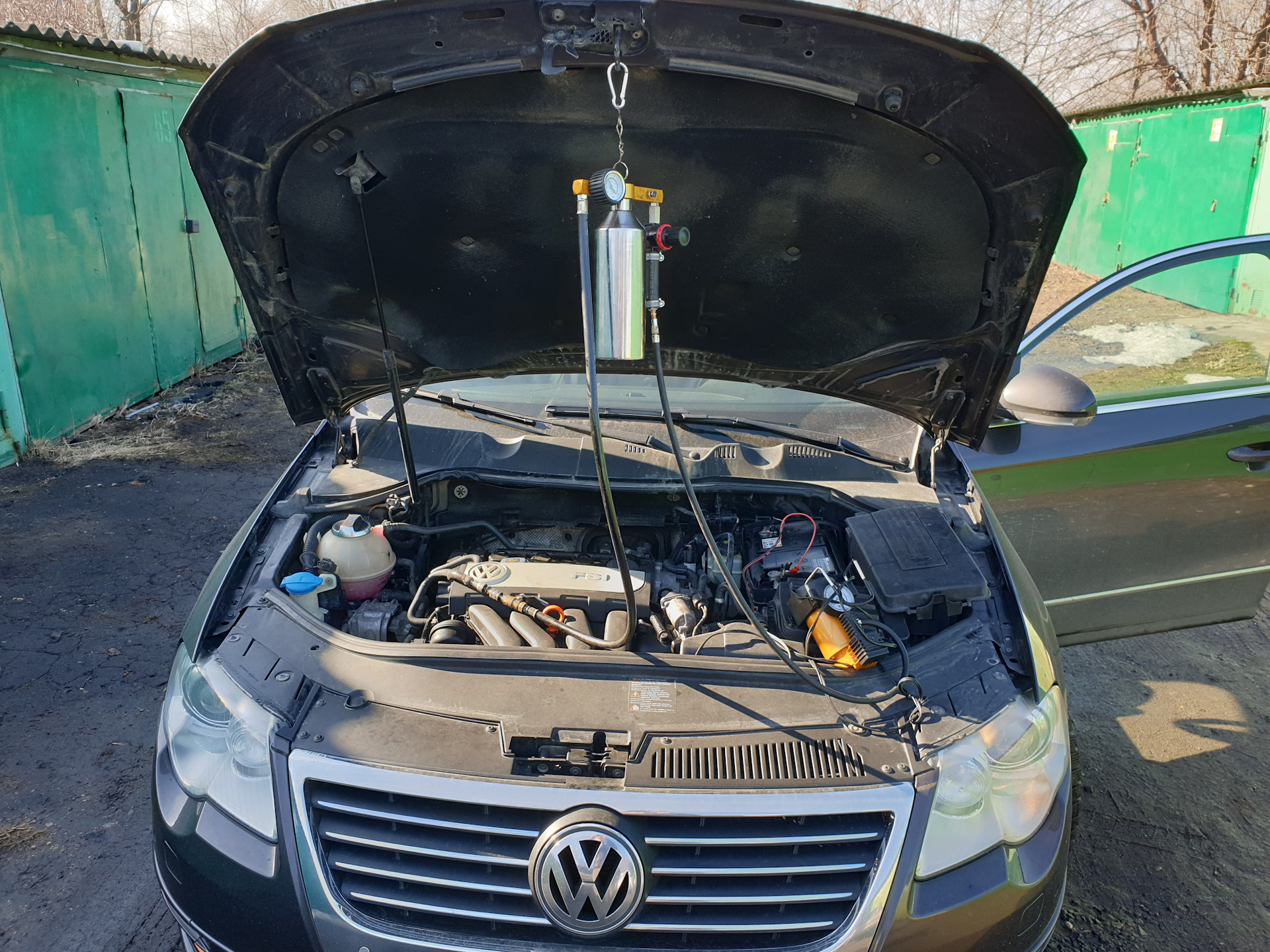 Промывка форсунок VW 2.0fsi — Volkswagen Passat B6, 2 л, 2006 года ...