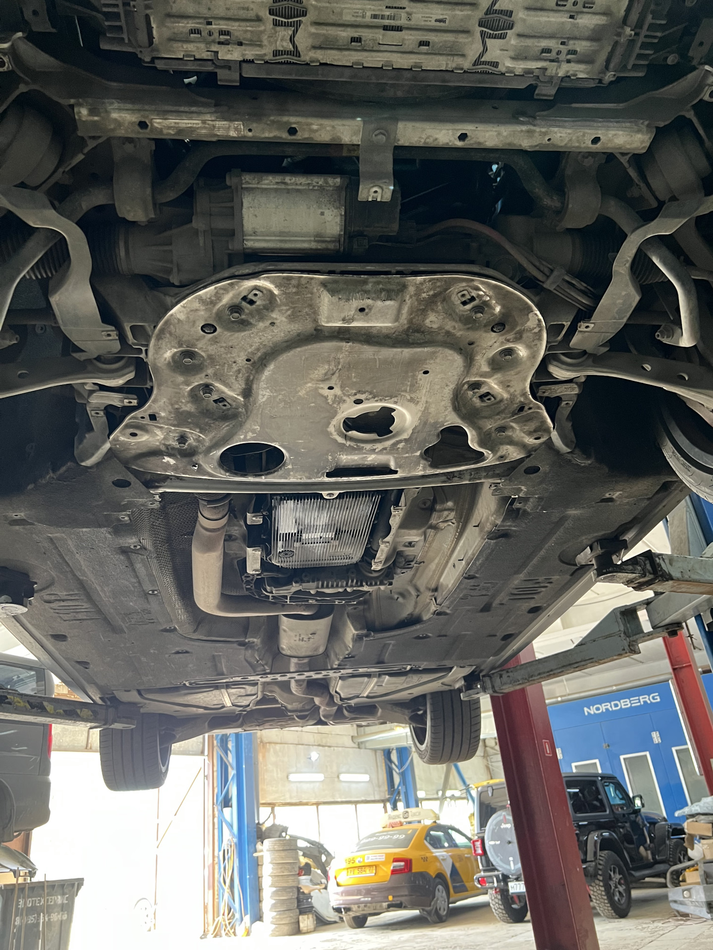 Замена масла двс, замена натяжителя с ремнём. — BMW 5 series (F10), 2 л ...