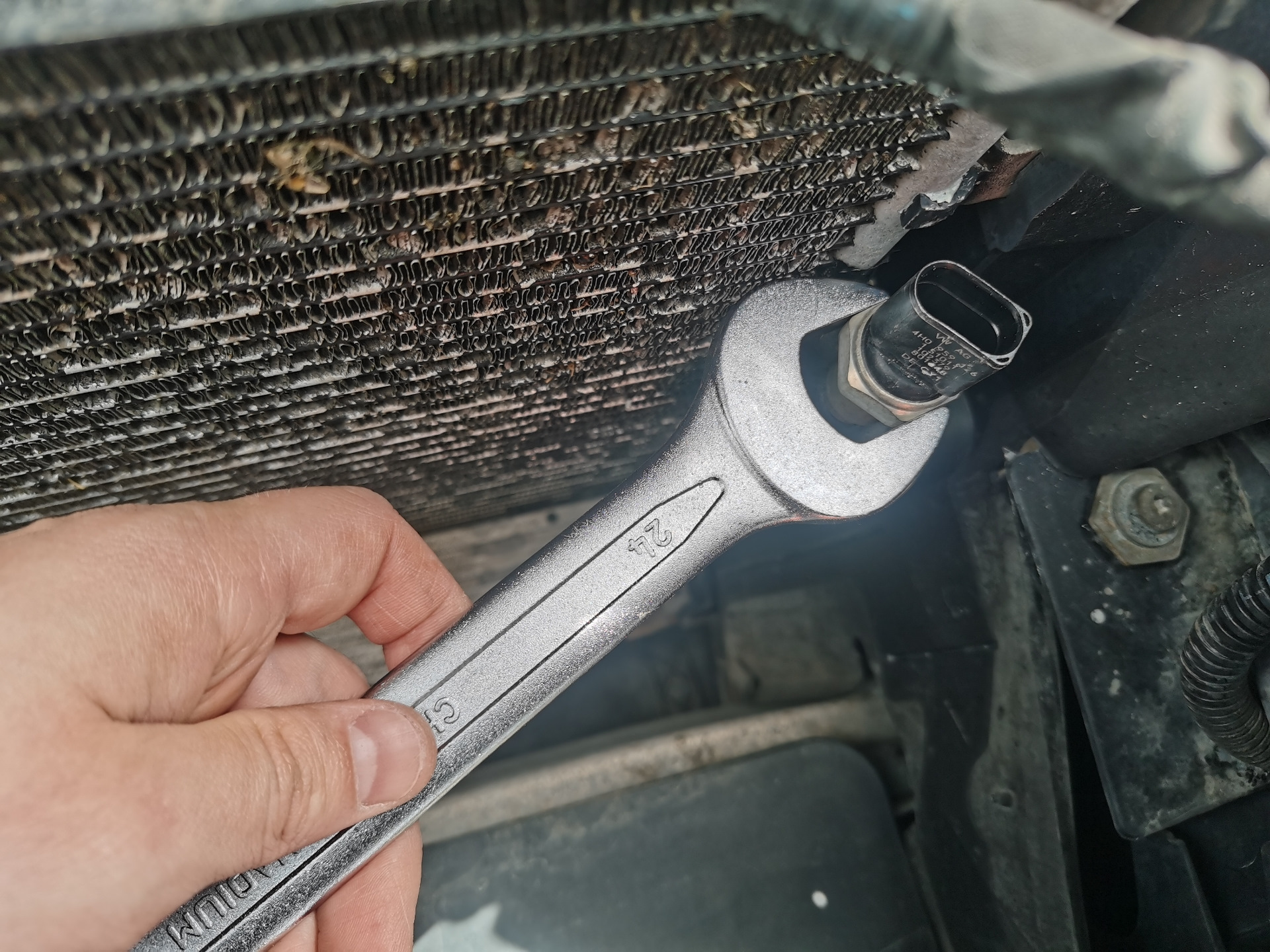 00256-Датчик давления и температура хладагента-G395 или перестал ...