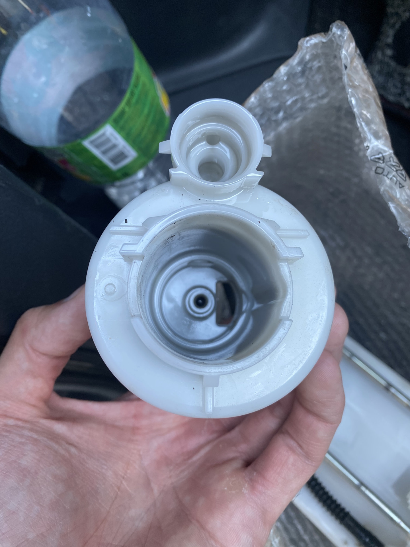 Замена топливного фильтра — Toyota Vanguard, 3,5 л, 2011 года ...