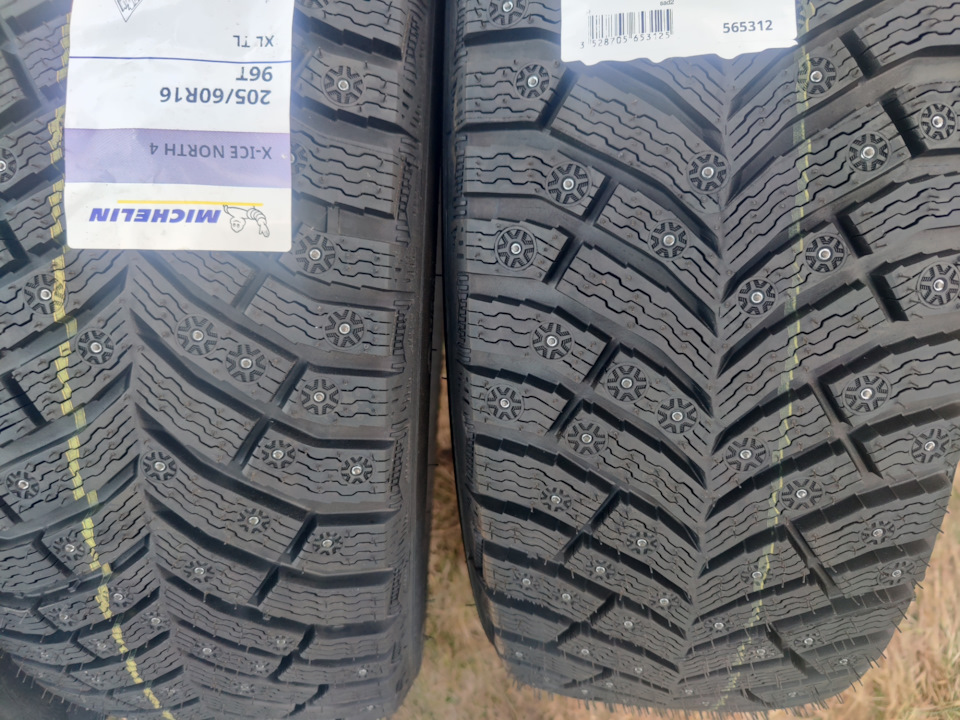 Новая шипованая зимняя резина michelin x-ice north 4 на Octavia A7 FL ...