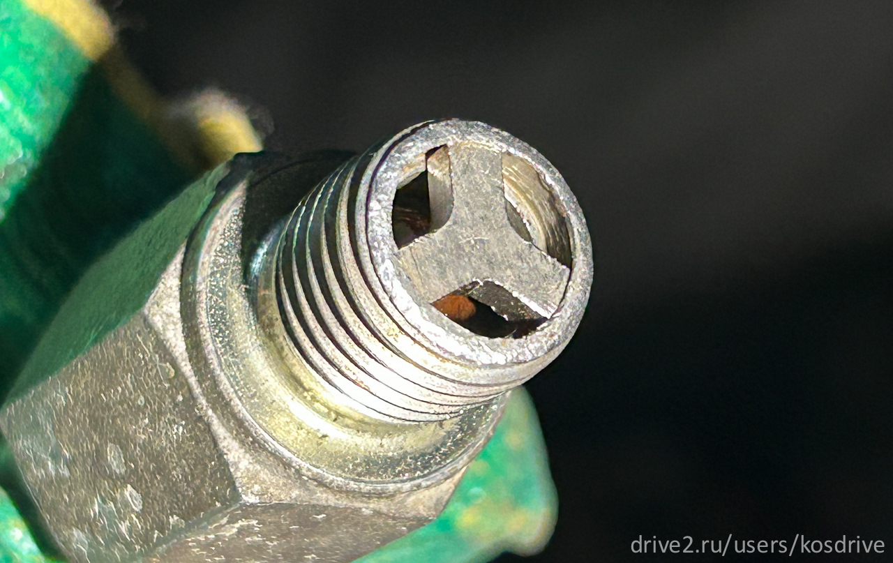 Обслуживание невозвратного клапана турбины 30677524 — Volvo S80 (2G), 2 ...