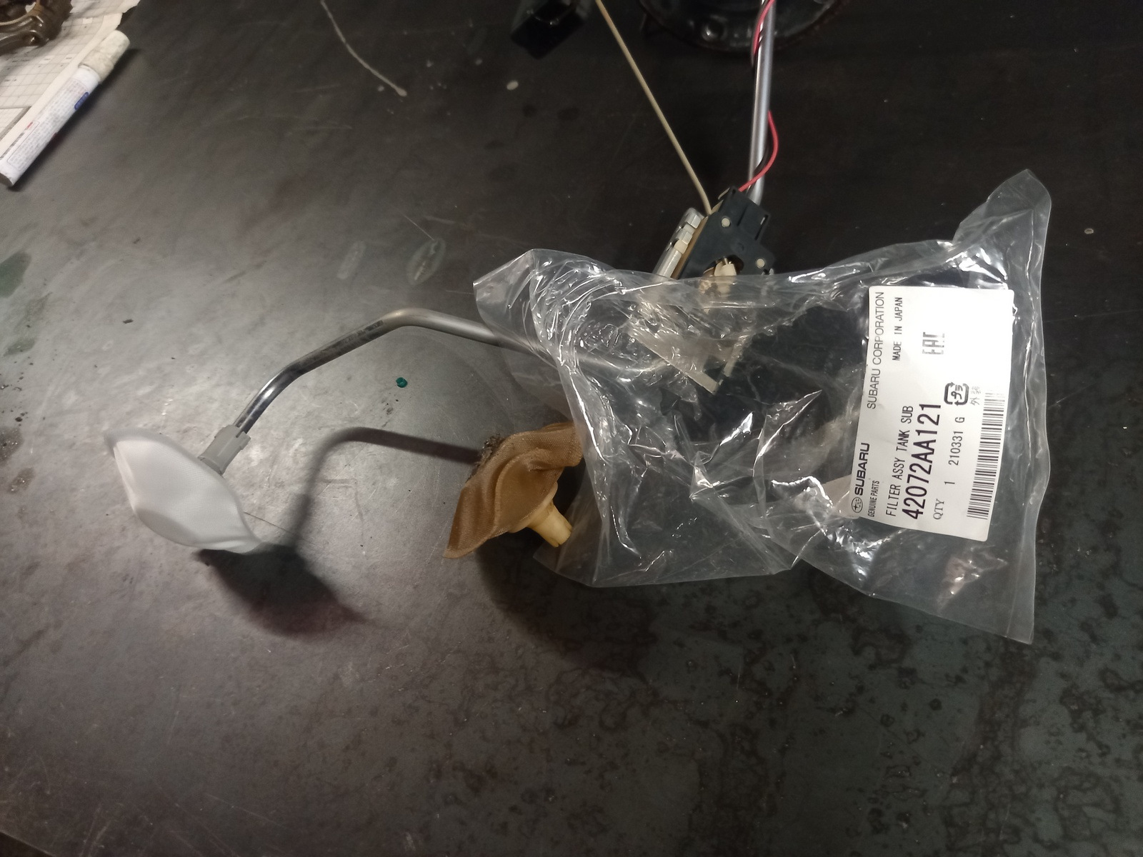 #4 Замена топливных фильтров. — Subaru Forester (SG), 2 л, 2007 года ...