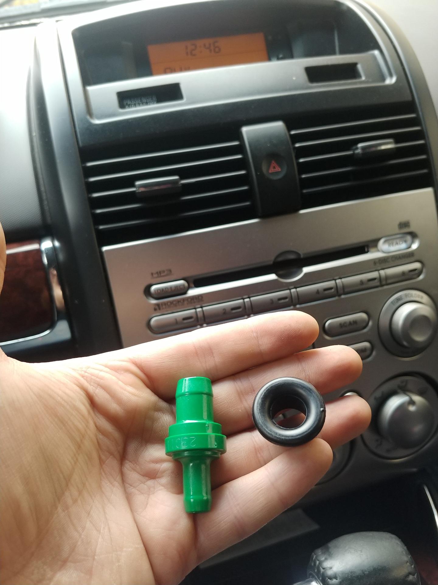 Замена клапана системы вентиляции картерных газов (PCV) — Mitsubishi ...