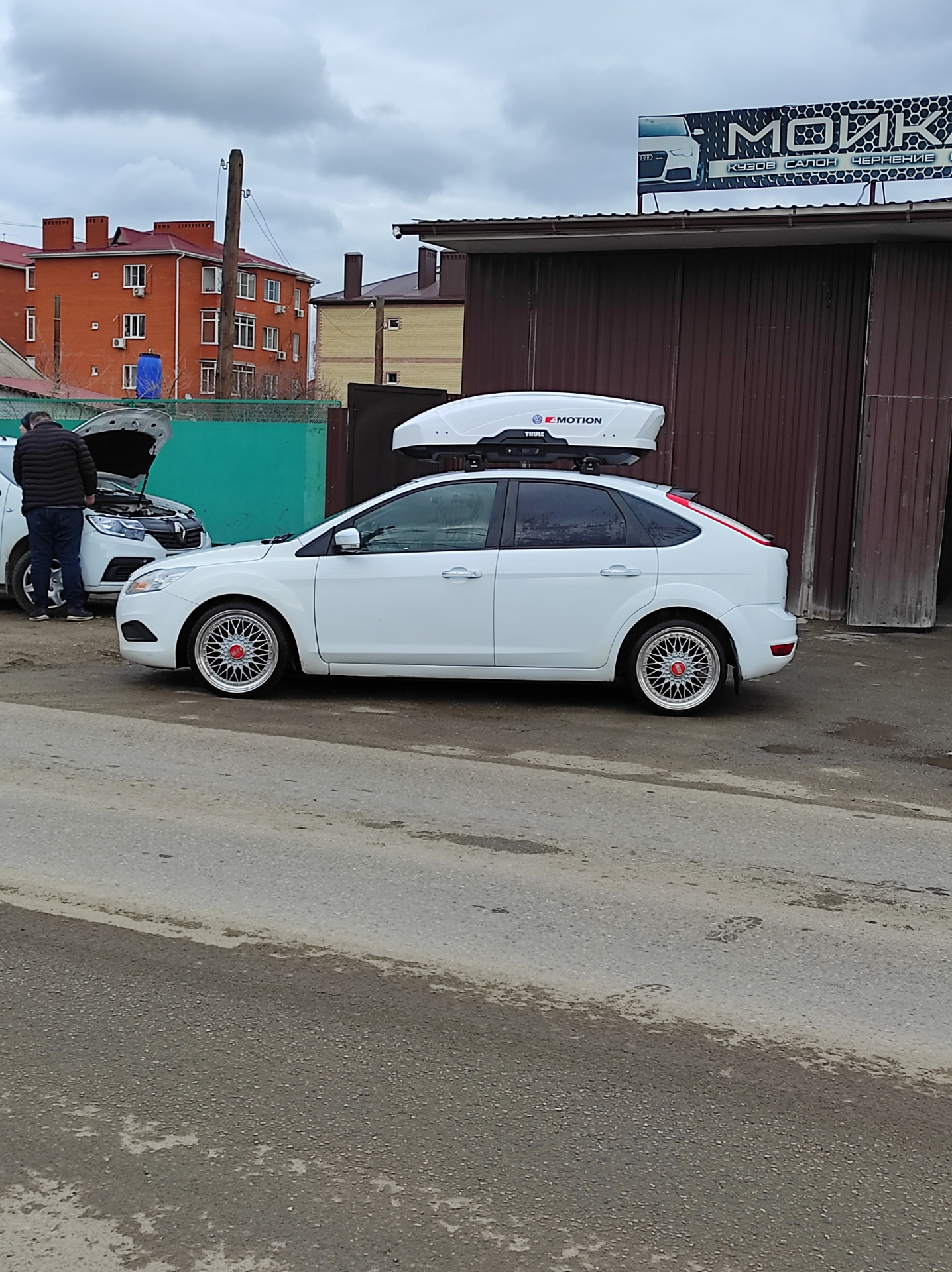 Поставил наконец ТО BBS RS & THULE MOTION XT — Ford Focus Hatchback II ...