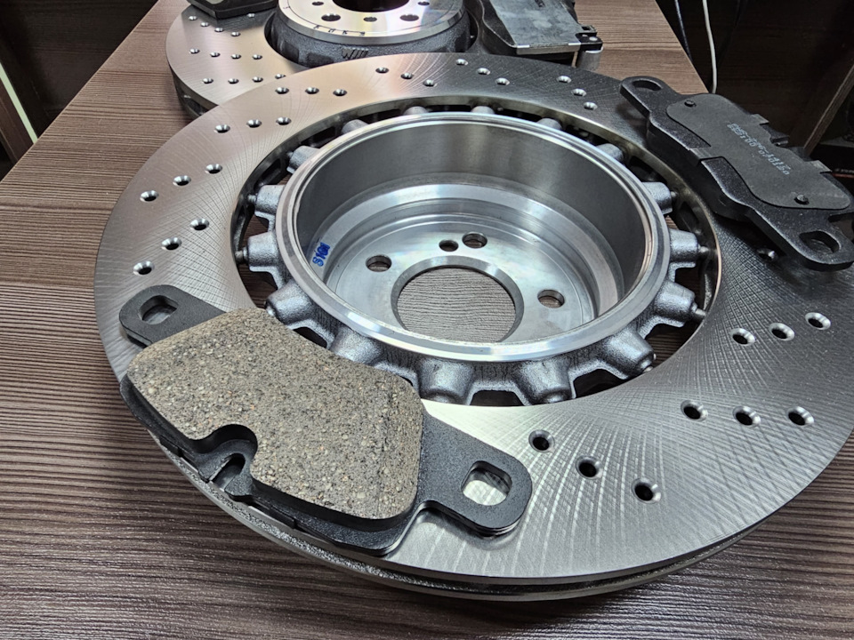 Дисочки приехали) — BMW X5 (E70), 3 л, 2011 года | тюнинг | DRIVE2