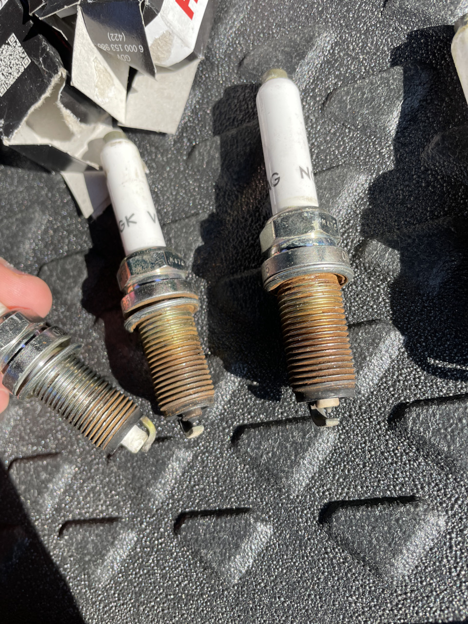 Замена свечей (из-за ошибок) — Volkswagen Tiguan (2G), 2 л, 2020 года ...