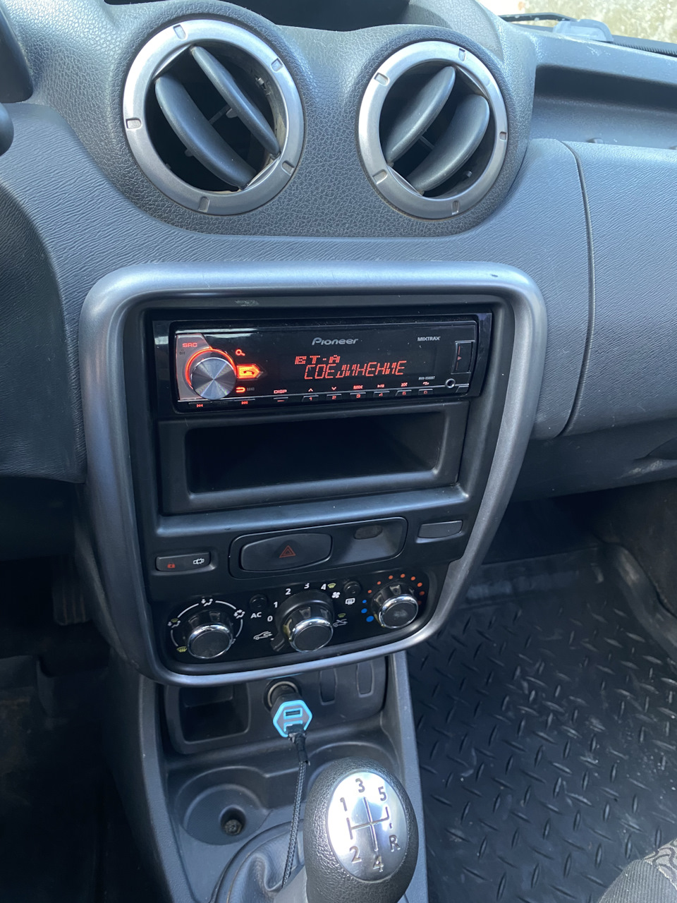 Установка 1din магнитолы — Renault Duster (1G), 1,6 л, 2012 года ...