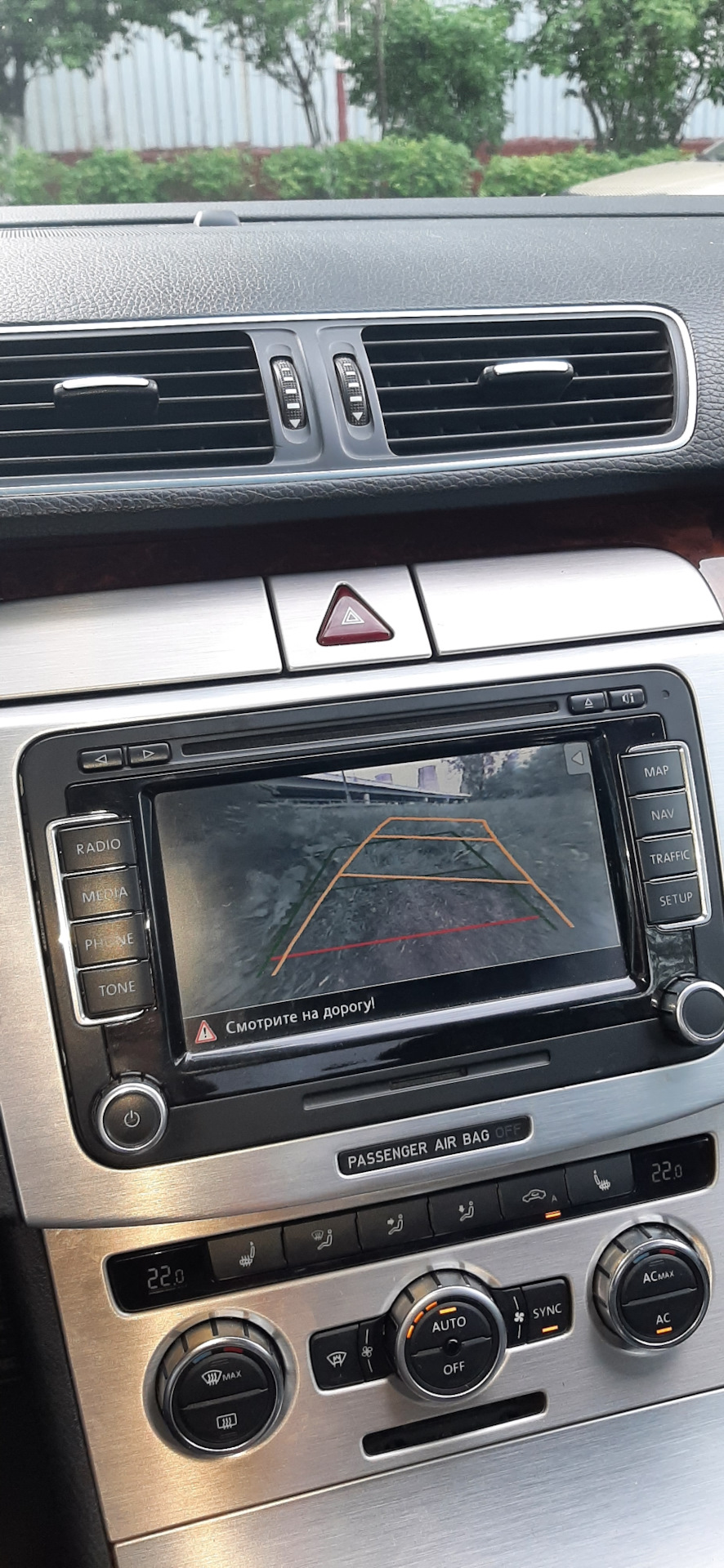 Камера заднего вида в значок с блоком — Volkswagen Passat B6, 1,8 л ...