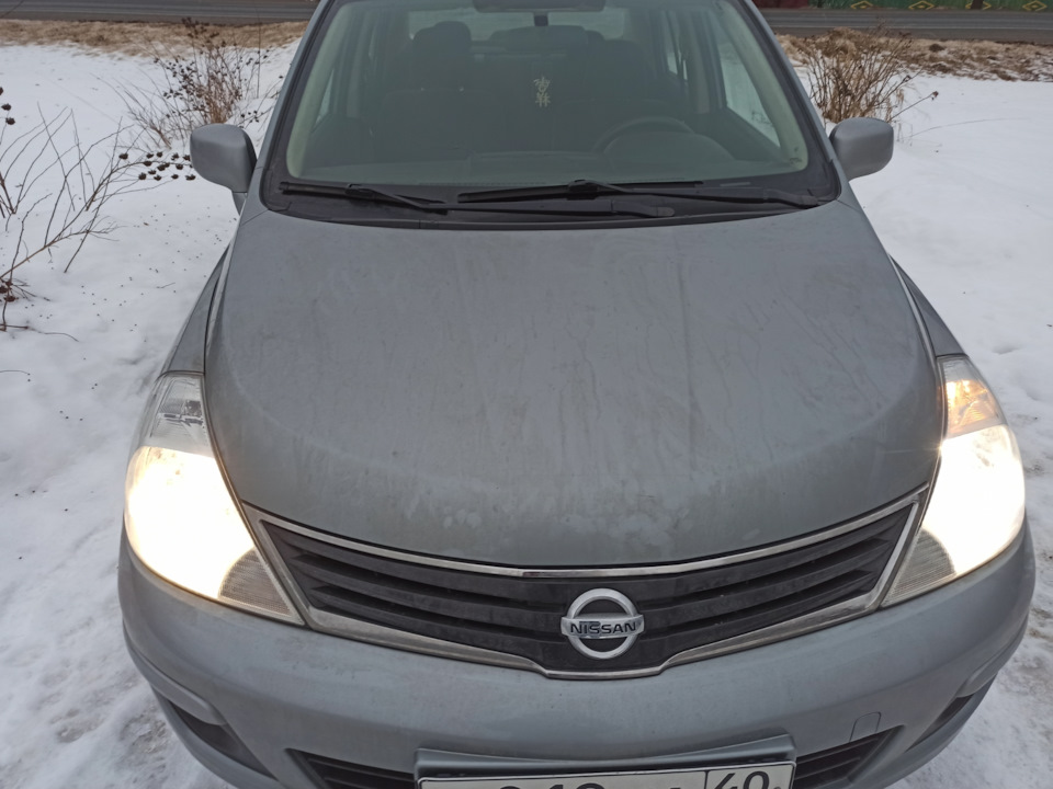 Замена лобового стекла. — Nissan Tiida (1G), 1,6 л, 2011 года | визит ...